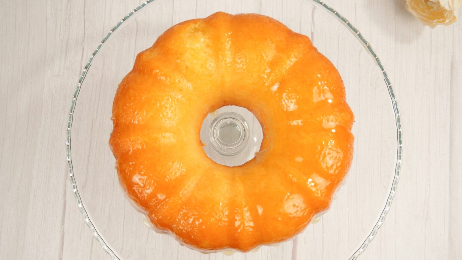 Kentucky Butter Cake - Saftiger Vanille-Buttermilch-Kuchen mit süßer ...